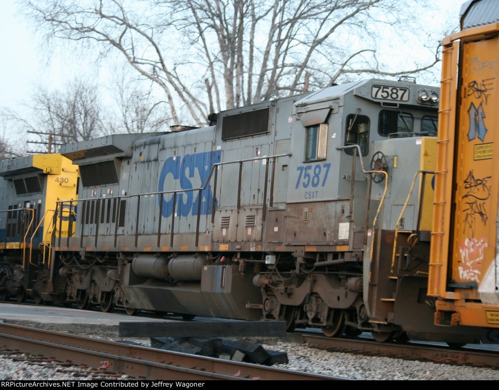 CSX 7587